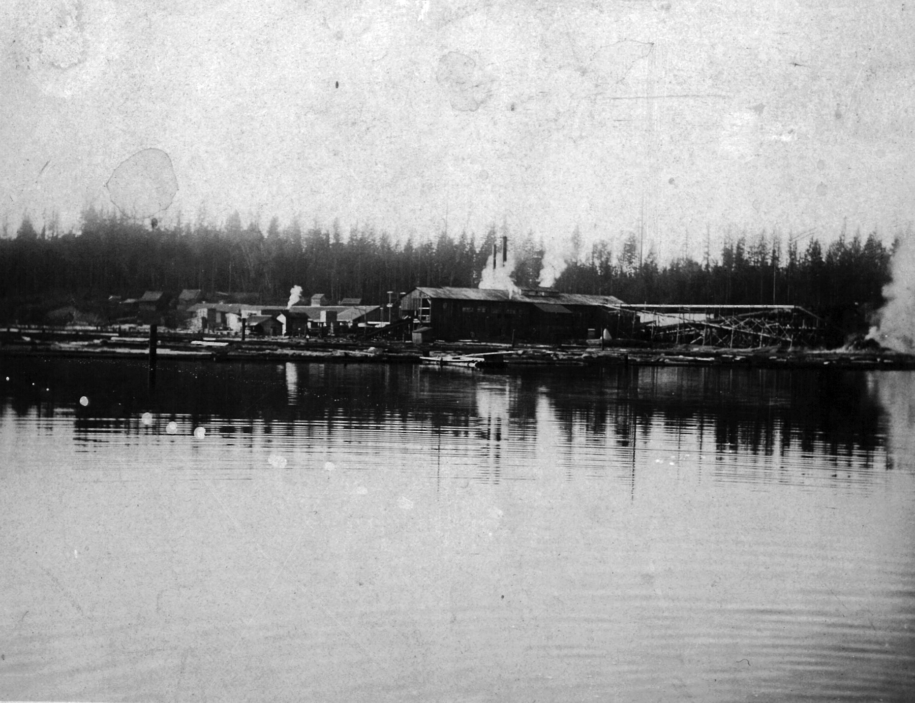 MILL ON THE LAKE – Milling About